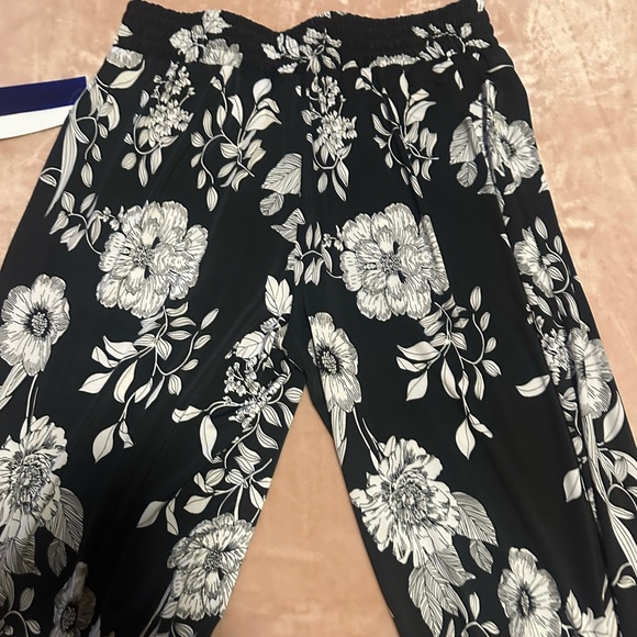 Peter Nygard | Pants & Jumpsuits | Nygard Black White Floral Wide Leg ...